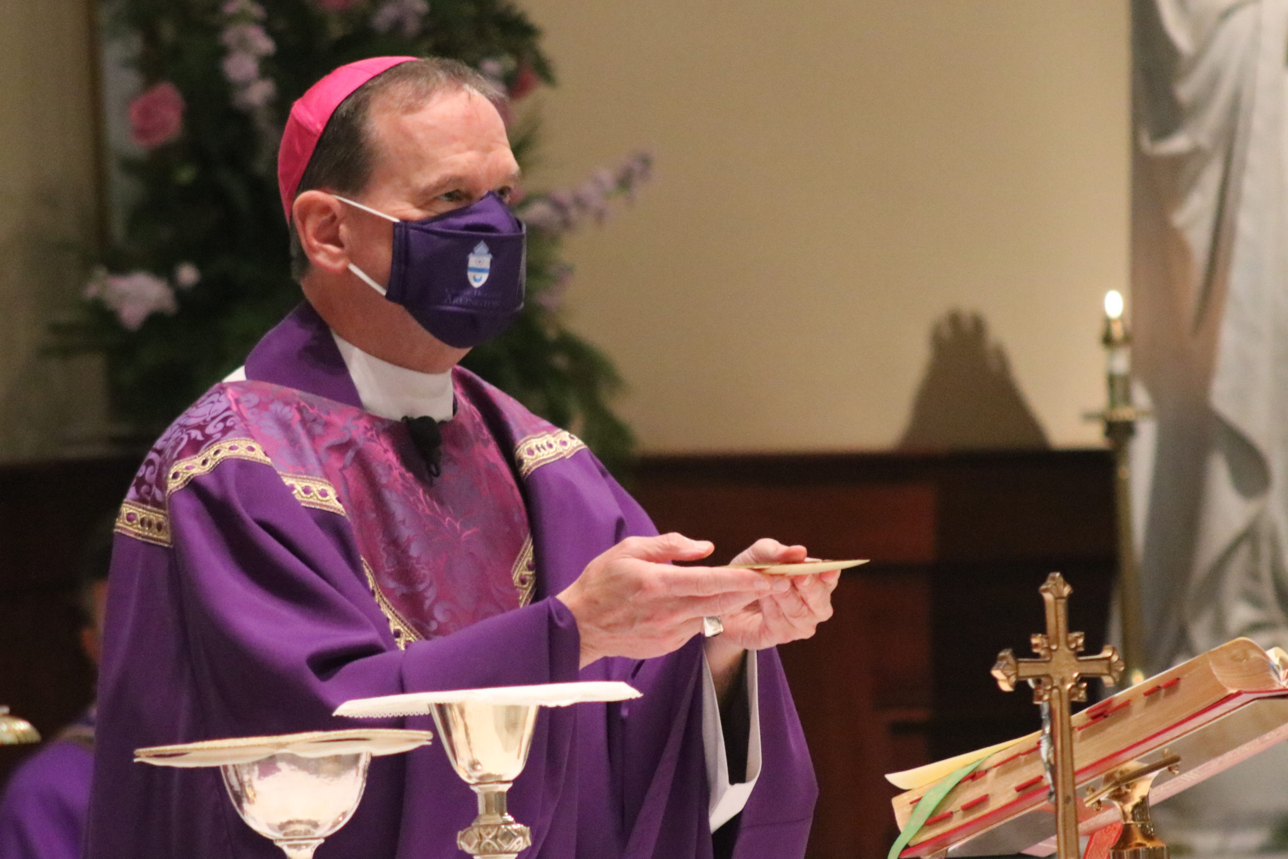 Bishop Burbidge celebrates Mass at the Basilica for the Second Sunday ...